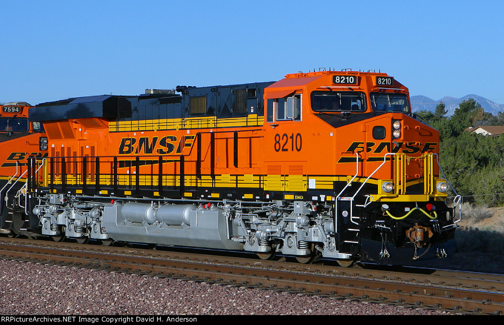 BNSF 8210